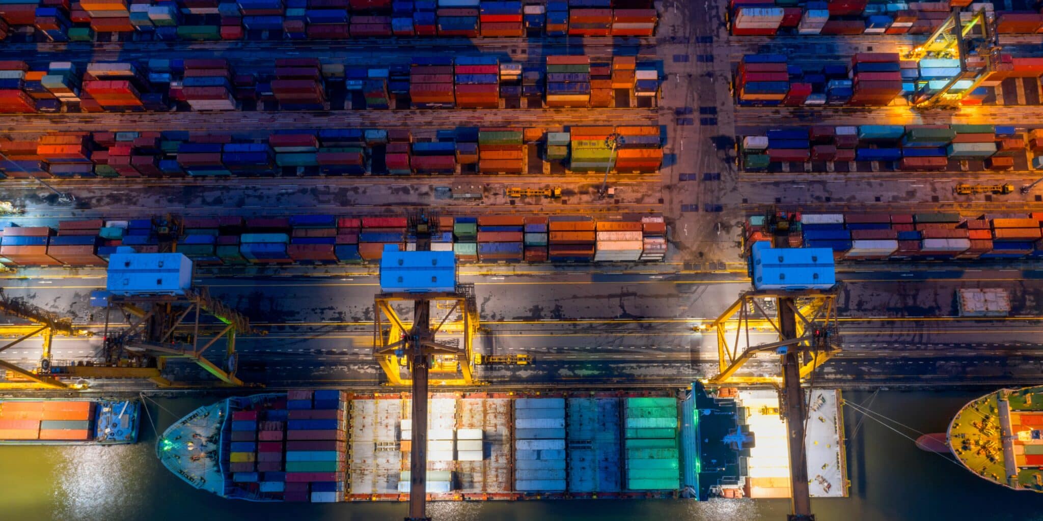 Real-time Port Congestion Updates for 2024-2025: Key Factors and Solutions